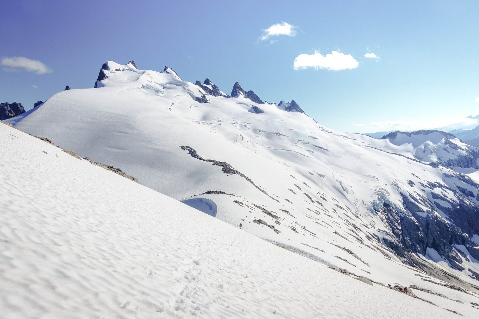 Low Mountain by Granite Mountain via Denny Creek / 低矮山