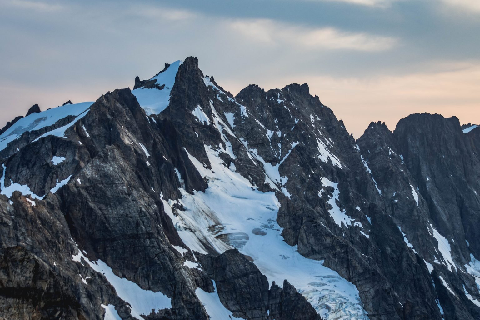 South Bessemer of Bessemer Mountain by Moolock Mountain / 南貝瑟默