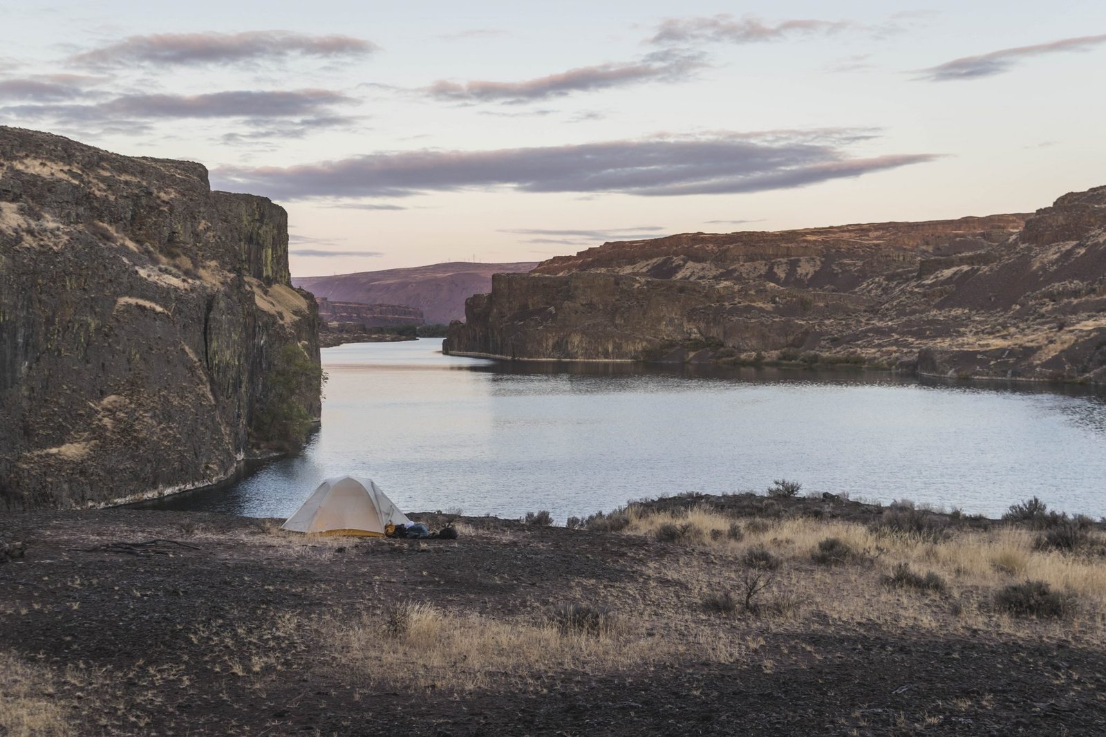 Deep Lake in Sun Lakes-Dry Falls State Park in Monument Coulee / 深湖