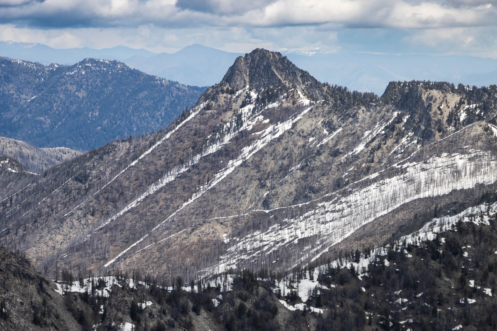Black Ridge to Williams Butte by Battle Mountain via War Creek / 黑脊